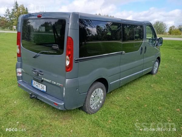 Grey Opel Vivaro 2011 in Bauska, with an engine capacity of 2.50 L and mileage of 261 thousand km for 9900 €, photo 5 on AUTOMOTO.COM.LV
