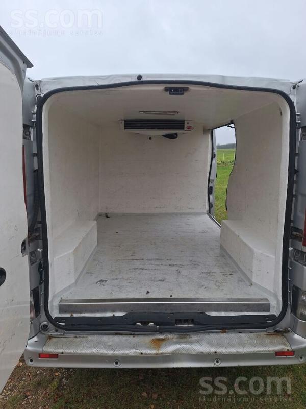 Pelēks Opel Vivaro 2011 Madona, ar dzinēja tilpumu 2.00 L un nobraukumu 700 tūkst. km par 1550 €, foto 7 vietnē AUTOMOTO.COM.LV