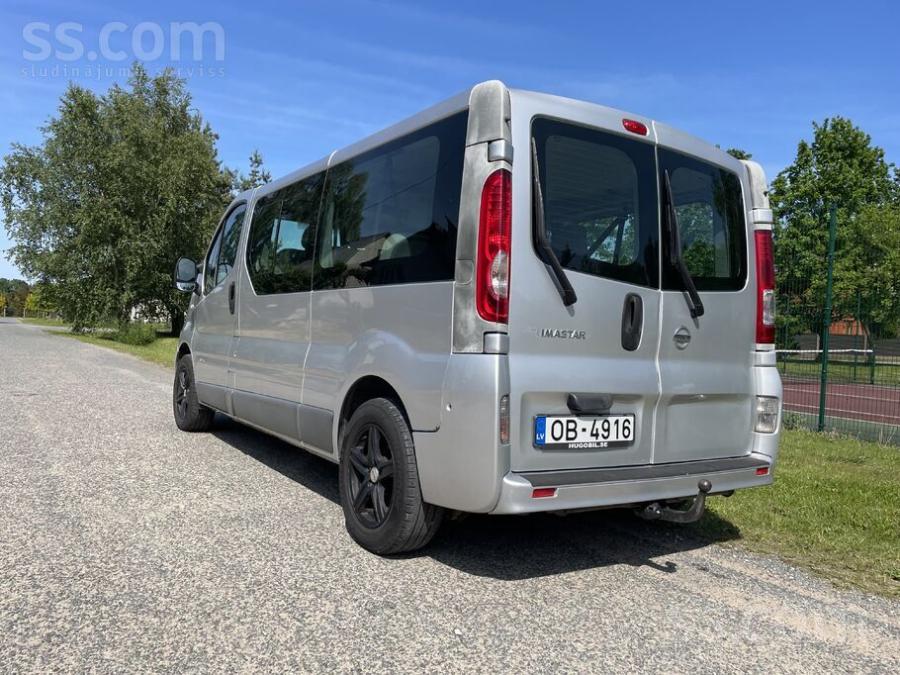 Grey Opel Vivaro 2012 in Kuldiga, with an engine capacity of 2.00 L and mileage of 243 thousand km for 14762 €, photo 4 on AUTOMOTO.COM.LV