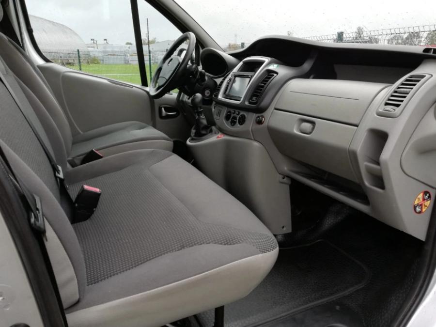 Pelēks Opel Vivaro 2012 Rīga, ar dzinēja tilpumu 2.00 L un nobraukumu 260 tūkst. km par 9900 €, foto 16 vietnē AUTOMOTO.COM.LV