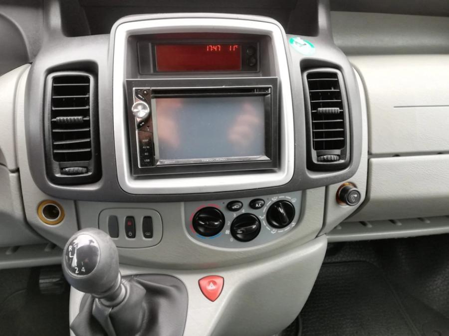 Pelēks Opel Vivaro 2012 Rīga, ar dzinēja tilpumu 2.00 L un nobraukumu 260 tūkst. km par 9900 €, foto 17 vietnē AUTOMOTO.COM.LV
