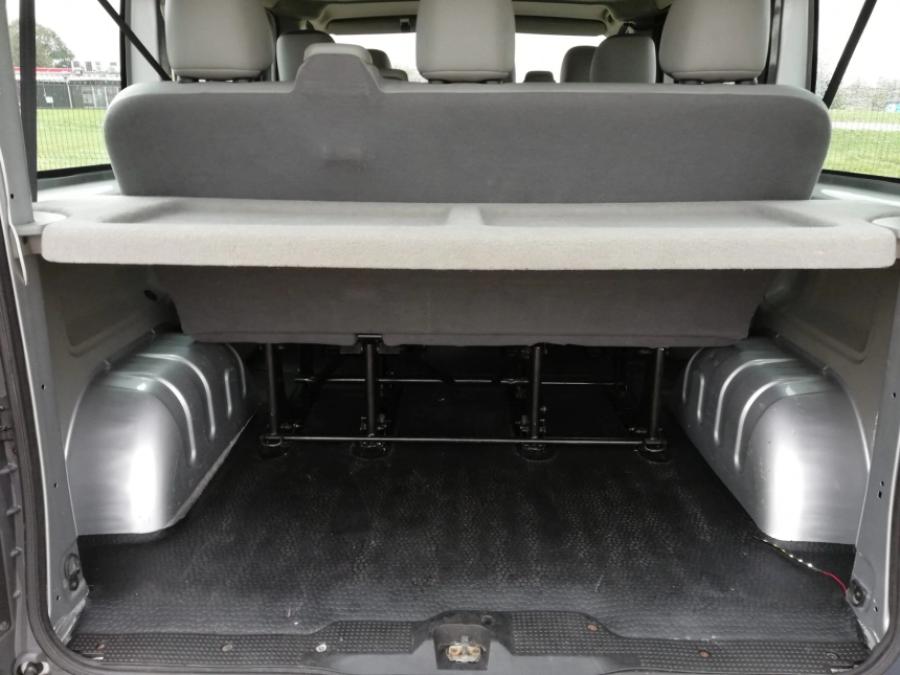 Pelēks Opel Vivaro 2012 Rīga, ar dzinēja tilpumu 2.00 L un nobraukumu 260 tūkst. km par 9900 €, foto 18 vietnē AUTOMOTO.COM.LV