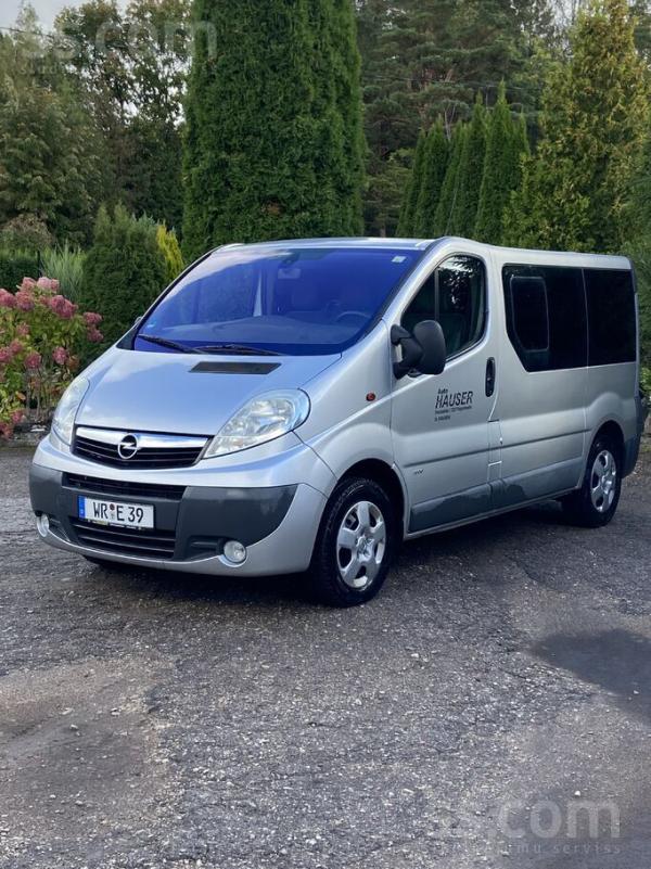 Grey Opel Vivaro 2012 in Dobele, with an engine capacity of 2.00 L and mileage of 178 thousand km for 7300 €, photo 1 on AUTOMOTO.COM.LV
