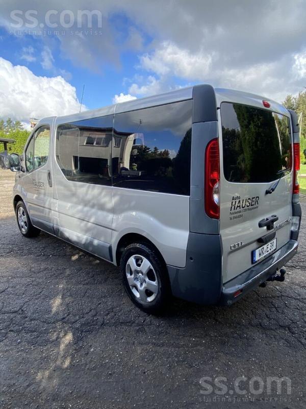 Grey Opel Vivaro 2012 in Dobele, with an engine capacity of 2.00 L and mileage of 178 thousand km for 7300 €, photo 3 on AUTOMOTO.COM.LV