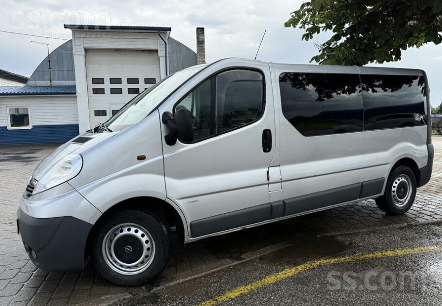 Grey Opel Vivaro 2013 in Valka, with an engine capacity of 2.00 L and mileage of 268 thousand km for 7499 €, photo 3 on AUTOMOTO.COM.LV