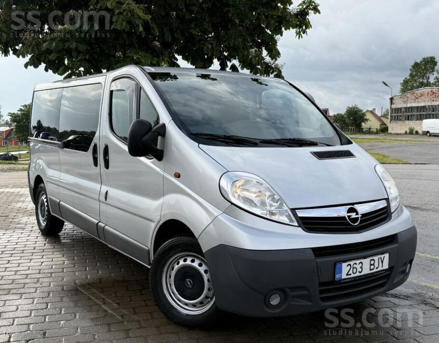 Grey Opel Vivaro 2013 in Valka, with an engine capacity of 2.00 L and mileage of 268 thousand km for 7499 €, photo 4 on AUTOMOTO.COM.LV