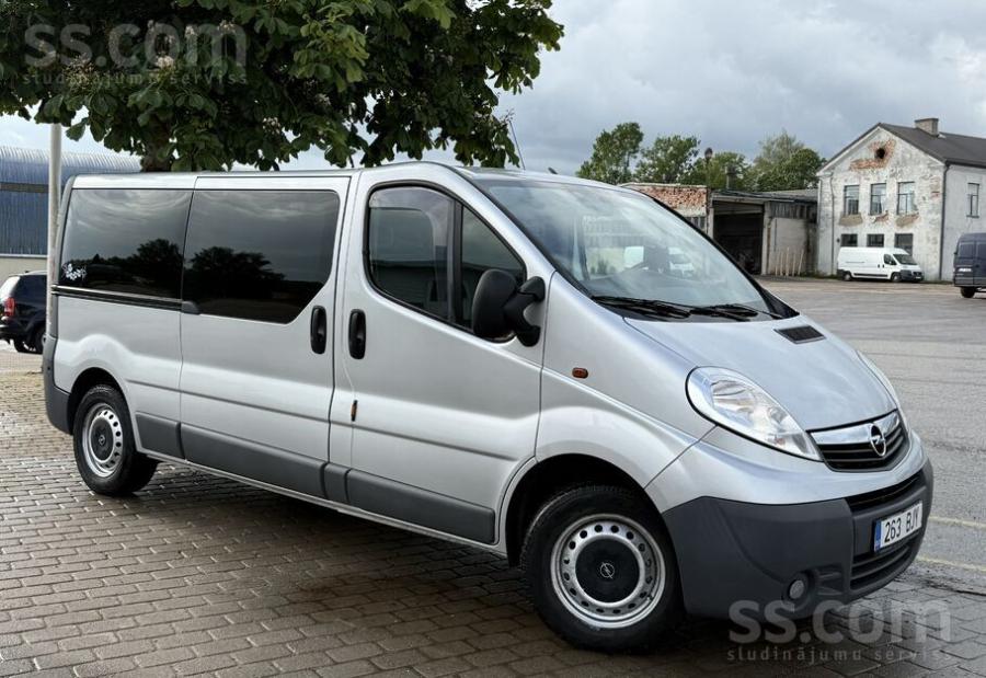 Grey Opel Vivaro 2013 in Valka, with an engine capacity of 2.00 L and mileage of 268 thousand km for 7499 €, photo 5 on AUTOMOTO.COM.LV