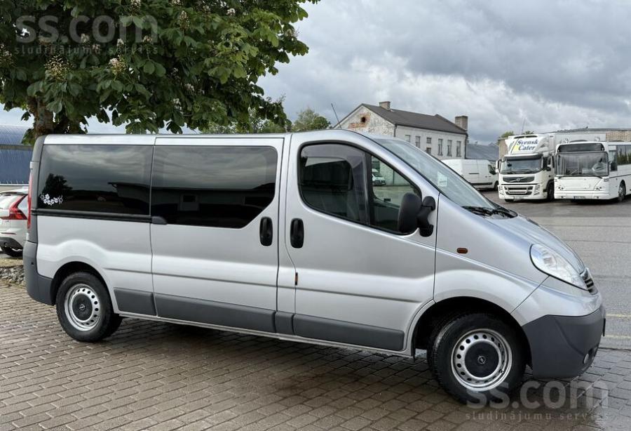 Grey Opel Vivaro 2013 in Valka, with an engine capacity of 2.00 L and mileage of 268 thousand km for 7499 €, photo 6 on AUTOMOTO.COM.LV
