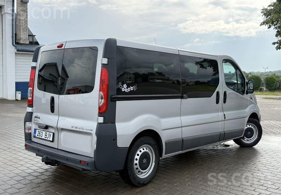 Grey Opel Vivaro 2013 in Valka, with an engine capacity of 2.00 L and mileage of 268 thousand km for 7499 €, photo 10 on AUTOMOTO.COM.LV