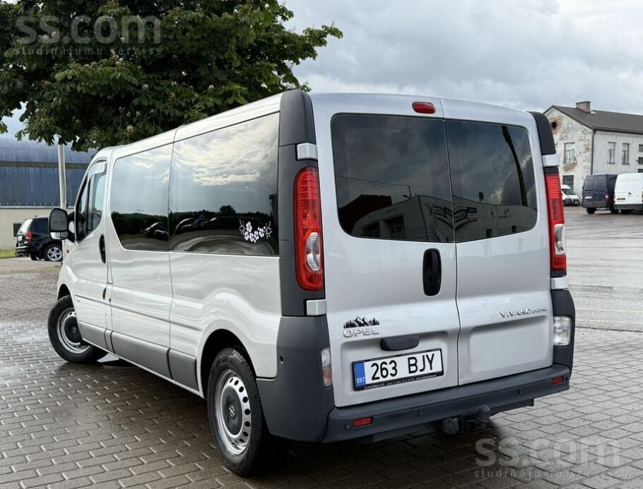 Grey Opel Vivaro 2013 in Valka, with an engine capacity of 2.00 L and mileage of 268 thousand km for 7499 €, photo 13 on AUTOMOTO.COM.LV