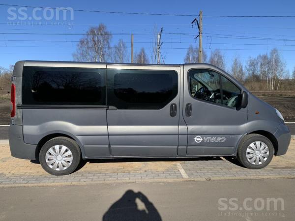 Grey Opel Vivaro 2013 in Riga, with an engine capacity of 2.00 L and mileage of 298 thousand km for 9900 €, photo 5 on AUTOMOTO.COM.LV