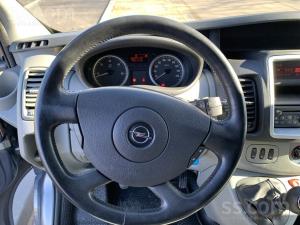 Grey Opel Vivaro 2013 in Riga, with an engine capacity of 2.00 L and mileage of 298 thousand km for 9900 €, photo 13 on AUTOMOTO.COM.LV