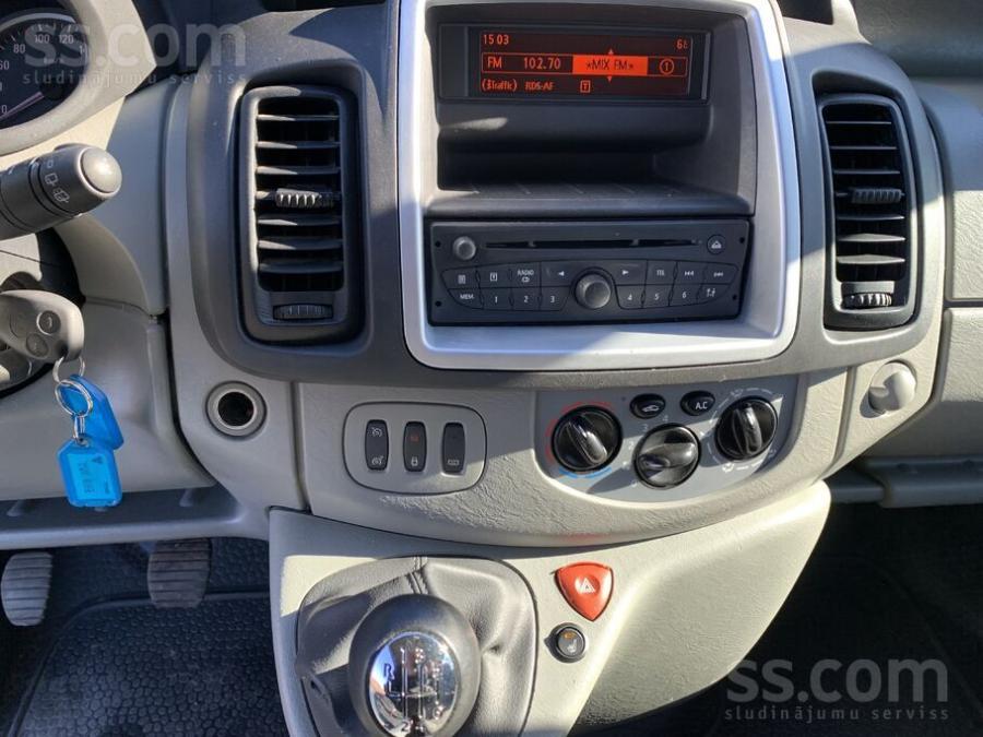 Grey Opel Vivaro 2013 in Riga, with an engine capacity of 2.00 L and mileage of 298 thousand km for 9900 €, photo 14 on AUTOMOTO.COM.LV