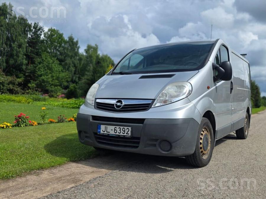 Pelēks Opel Vivaro 2013 Tukums, ar dzinēja tilpumu 2.00 L un nobraukumu 235 tūkst. km par 6500 €, foto 1 vietnē AUTOMOTO.COM.LV