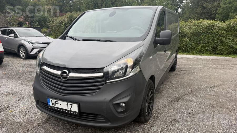Grey Opel Vivaro 2014 in Limbazi, with an engine capacity of 1.60 L and mileage of 245 thousand km for 10500 €, photo 4 on AUTOMOTO.COM.LV