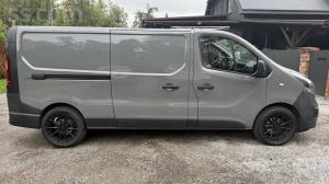 Grey Opel Vivaro 2014 in Limbazi, with an engine capacity of 1.60 L and mileage of 245 thousand km for 10500 €, photo 9 on AUTOMOTO.COM.LV