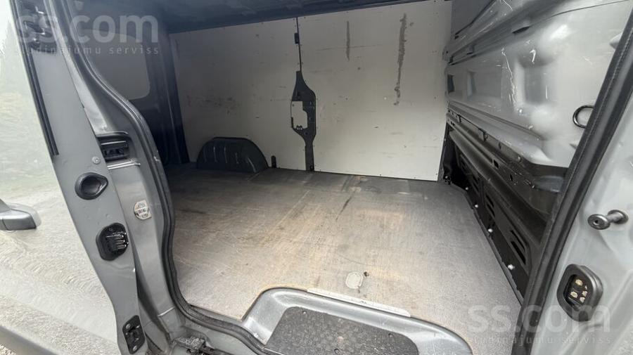 Grey Opel Vivaro 2014 in Limbazi, with an engine capacity of 1.60 L and mileage of 245 thousand km for 10500 €, photo 14 on AUTOMOTO.COM.LV