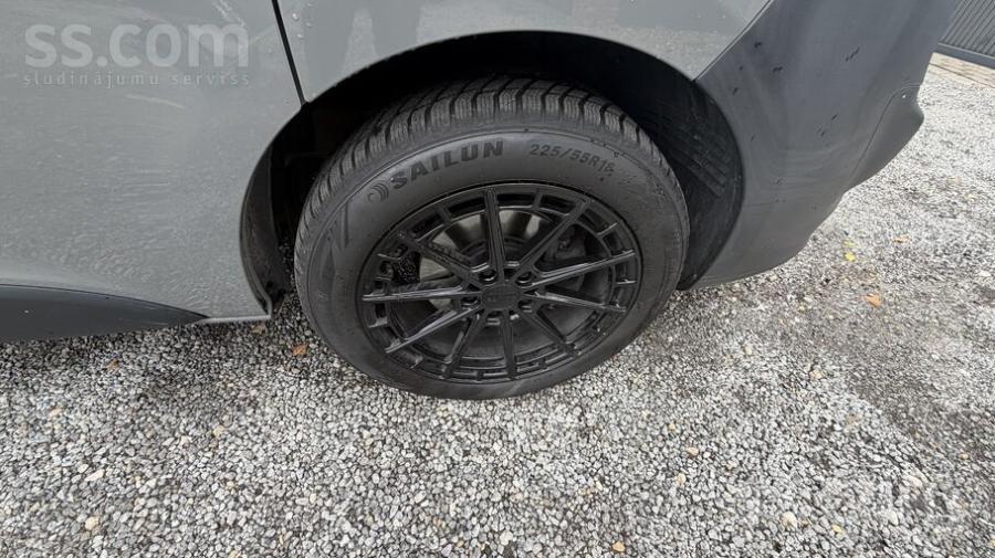 Grey Opel Vivaro 2014 in Limbazi, with an engine capacity of 1.60 L and mileage of 245 thousand km for 10500 €, photo 16 on AUTOMOTO.COM.LV