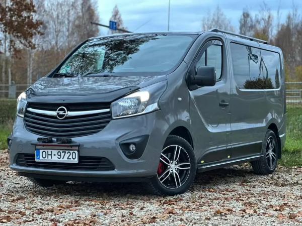Grey Opel Vivaro 2015 in Jelgava, with an engine capacity of 1.60 L and mileage of 219 thousand km for 12600 €, photo 1 on AUTOMOTO.COM.LV