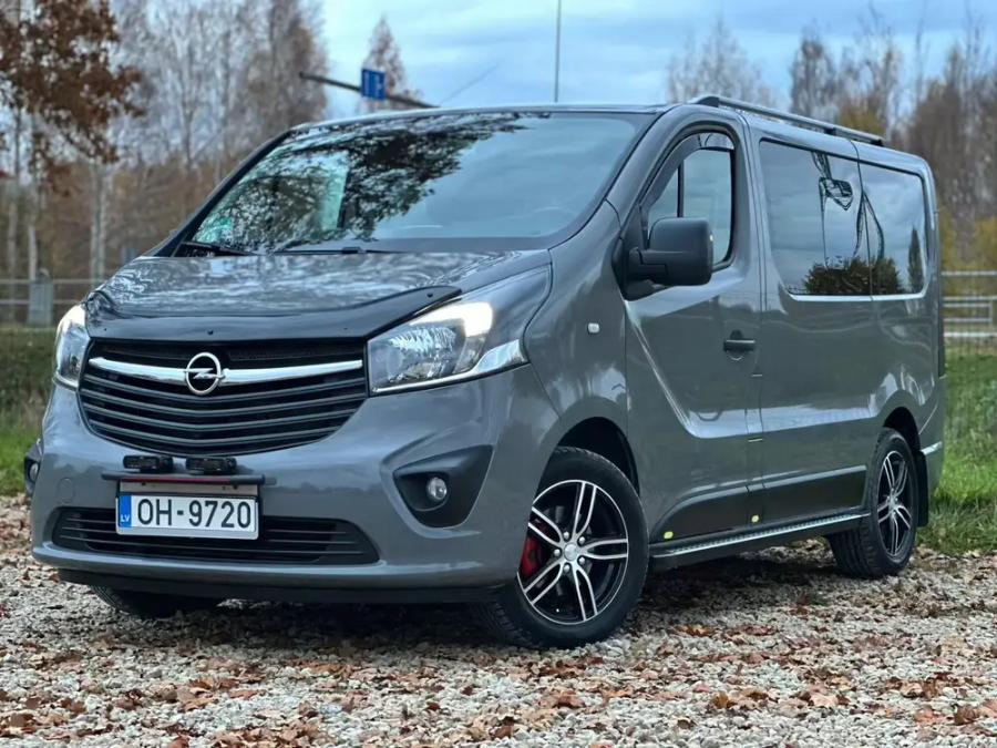 Grey Opel Vivaro 2015 in Jelgava, with an engine capacity of 1.60 L and mileage of 219 thousand km for 12600 €, photo 1 on AUTOMOTO.COM.LV