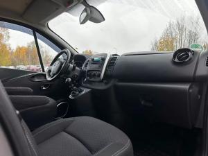 Grey Opel Vivaro 2015 in Jelgava, with an engine capacity of 1.60 L and mileage of 219 thousand km for 12600 €, photo 11 on AUTOMOTO.COM.LV