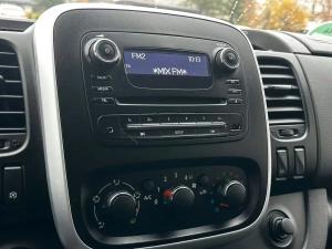 Grey Opel Vivaro 2015 in Jelgava, with an engine capacity of 1.60 L and mileage of 219 thousand km for 12600 €, photo 19 on AUTOMOTO.COM.LV