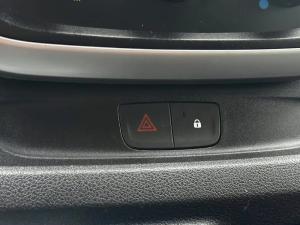 Grey Opel Vivaro 2015 in Jelgava, with an engine capacity of 1.60 L and mileage of 219 thousand km for 12600 €, photo 20 on AUTOMOTO.COM.LV