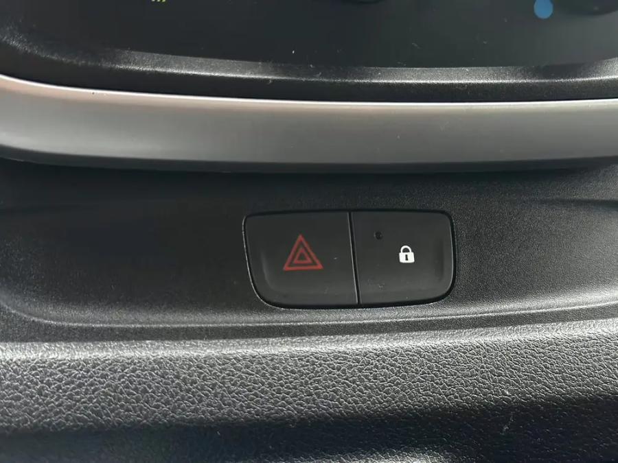 Grey Opel Vivaro 2015 in Jelgava, with an engine capacity of 1.60 L and mileage of 219 thousand km for 12600 €, photo 20 on AUTOMOTO.COM.LV