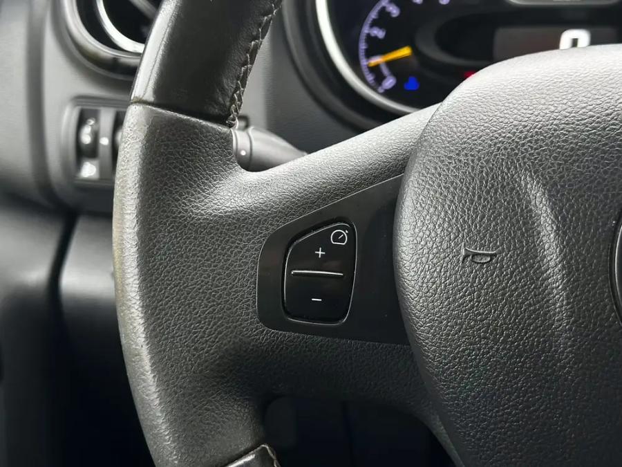 Grey Opel Vivaro 2015 in Jelgava, with an engine capacity of 1.60 L and mileage of 219 thousand km for 12600 €, photo 27 on AUTOMOTO.COM.LV