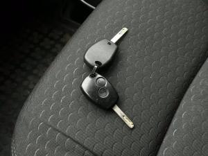 Grey Opel Vivaro 2015 in Jelgava, with an engine capacity of 1.60 L and mileage of 219 thousand km for 12600 €, photo 31 on AUTOMOTO.COM.LV