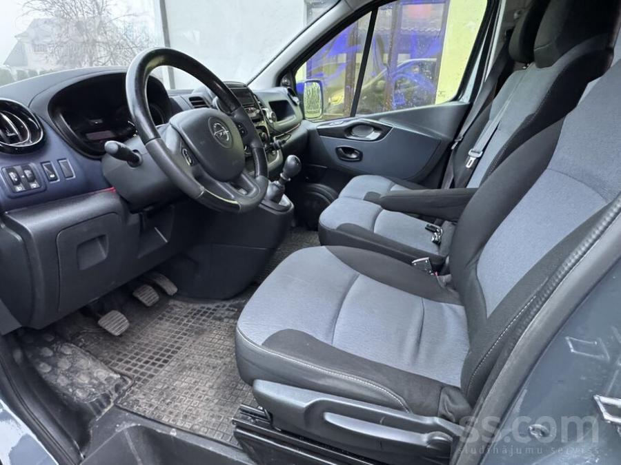 Grey Opel Vivaro 2015 in Bauska, with an engine capacity of 1.60 L and mileage of 0 thousand km for 12500 €, photo 13 on AUTOMOTO.COM.LV