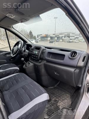 Grey Opel Vivaro 2015 in Riga, with an engine capacity of 1.60 L and mileage of 298 thousand km for 3690 €, photo 10 on AUTOMOTO.COM.LV