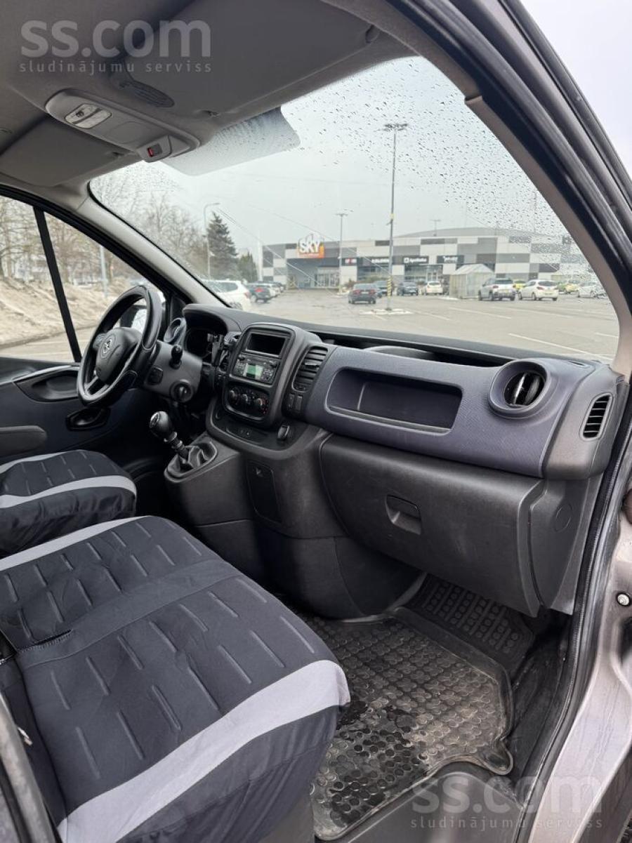 Grey Opel Vivaro 2015 in Riga, with an engine capacity of 1.60 L and mileage of 298 thousand km for 3690 €, photo 10 on AUTOMOTO.COM.LV