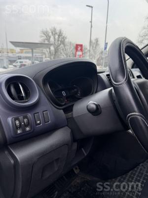 Grey Opel Vivaro 2015 in Riga, with an engine capacity of 1.60 L and mileage of 298 thousand km for 3690 €, photo 12 on AUTOMOTO.COM.LV