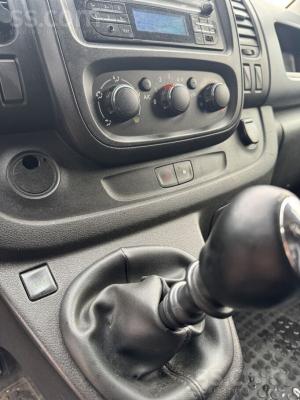 Grey Opel Vivaro 2015 in Riga, with an engine capacity of 1.60 L and mileage of 298 thousand km for 3690 €, photo 14 on AUTOMOTO.COM.LV