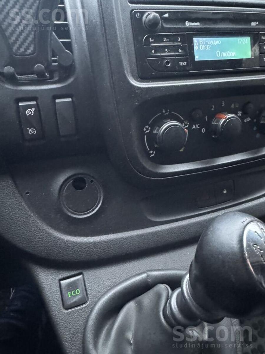 Grey Opel Vivaro 2015 in Riga, with an engine capacity of 1.60 L and mileage of 298 thousand km for 3690 €, photo 17 on AUTOMOTO.COM.LV