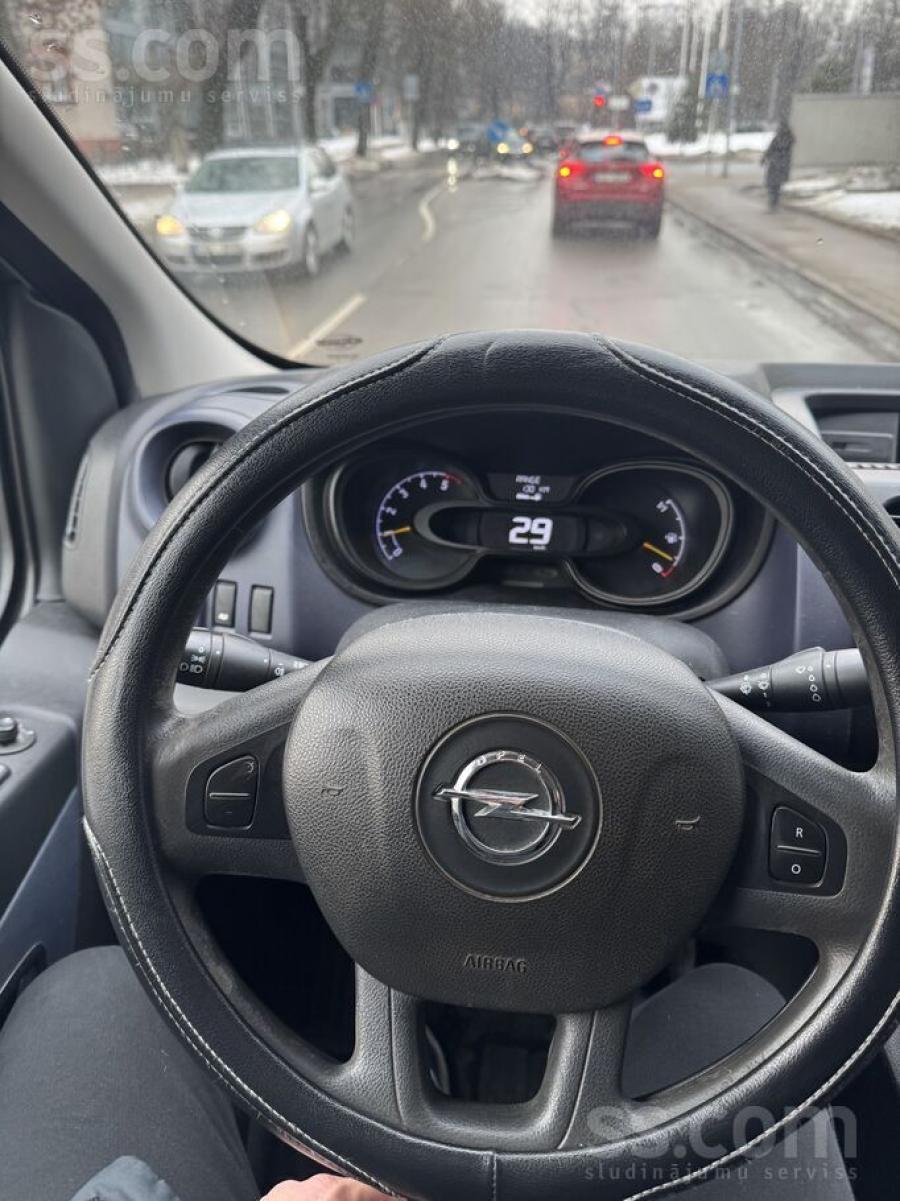 Grey Opel Vivaro 2015 in Riga, with an engine capacity of 1.60 L and mileage of 298 thousand km for 3690 €, photo 18 on AUTOMOTO.COM.LV