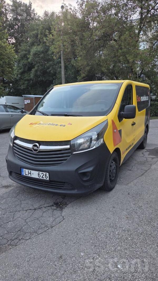 Grey Opel Vivaro 2015 in Riga, with an engine capacity of 1.60 L and mileage of 298 thousand km for 5900 €, photo 1 on AUTOMOTO.COM.LV