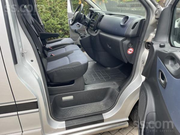 Pelēks Opel Vivaro 2015 Rīga, ar dzinēja tilpumu 1.60 L un nobraukumu 311 tūkst. km par 8350 €, foto 9 vietnē AUTOMOTO.COM.LV