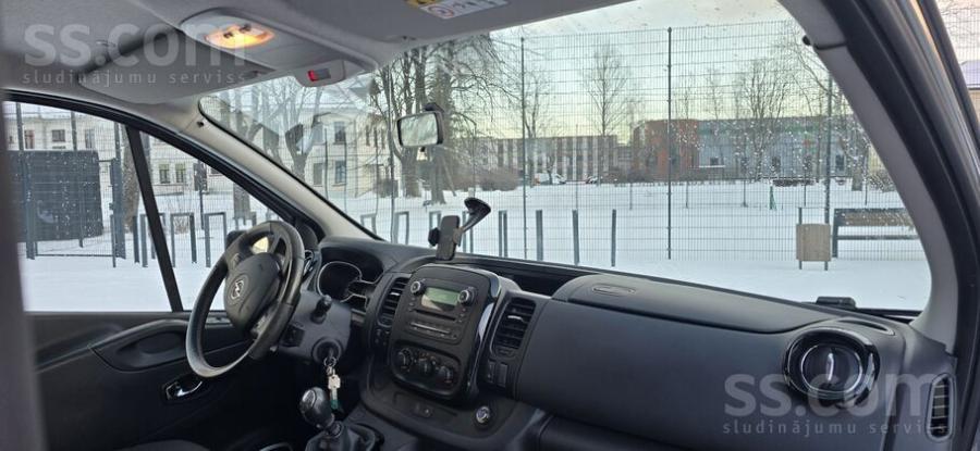 Grey Opel Vivaro 2016 in Jelgava, with an engine capacity of 1.60 L and mileage of 242 thousand km for 14500 €, photo 13 on AUTOMOTO.COM.LV