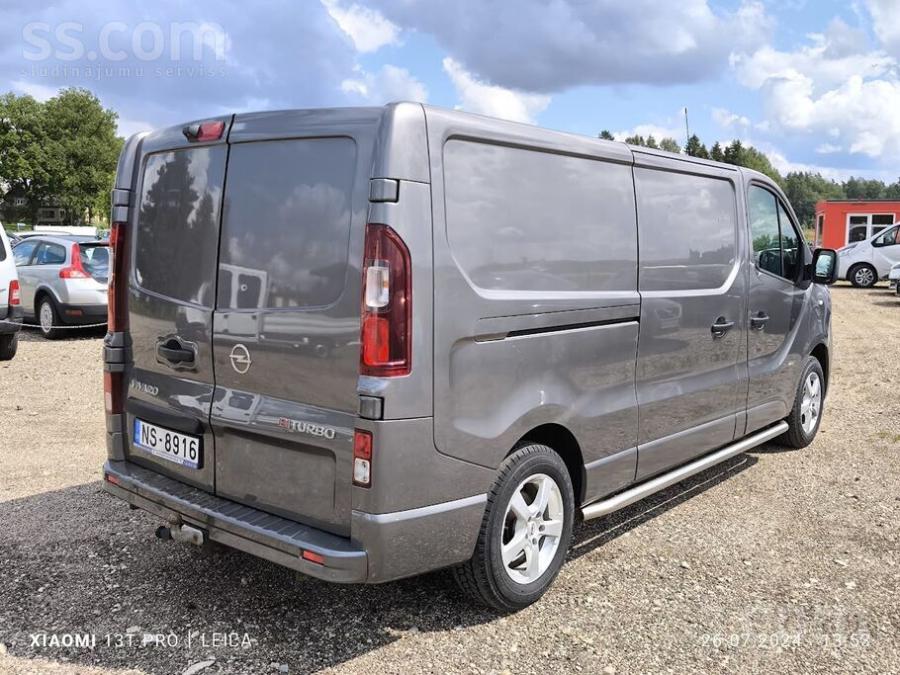 Grey Opel Vivaro 2016 in Cesis, with an engine capacity of 1.60 L and mileage of 229 thousand km for 9500 €, photo 5 on AUTOMOTO.COM.LV