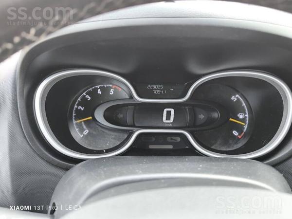 Серый Опель Виваро 2016 в Цесис, объемом двигателя 1.60 л и пробегом 229 тыс. км за 9500 €, фото 8 на AUTOMOTO.COM.LV
