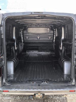 Grey Opel Vivaro 2016 in Cesis, with an engine capacity of 1.60 L and mileage of 229 thousand km for 9500 €, photo 12 on AUTOMOTO.COM.LV