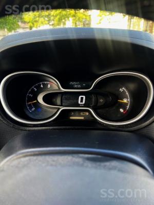 Grey Opel Vivaro 2016 in Riga, with an engine capacity of 1.60 L and mileage of 253 thousand km for 7200 €, photo 10 on AUTOMOTO.COM.LV