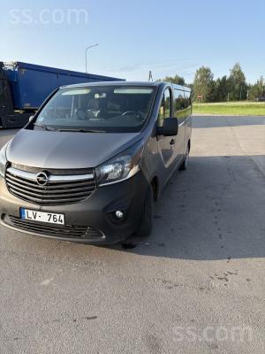 Pelēks Opel Vivaro 2017 Jelgava, ar dzinēja tilpumu 1.60 L un nobraukumu 409 tūkst. km par 10399 €, foto 1 vietnē AUTOMOTO.COM.LV