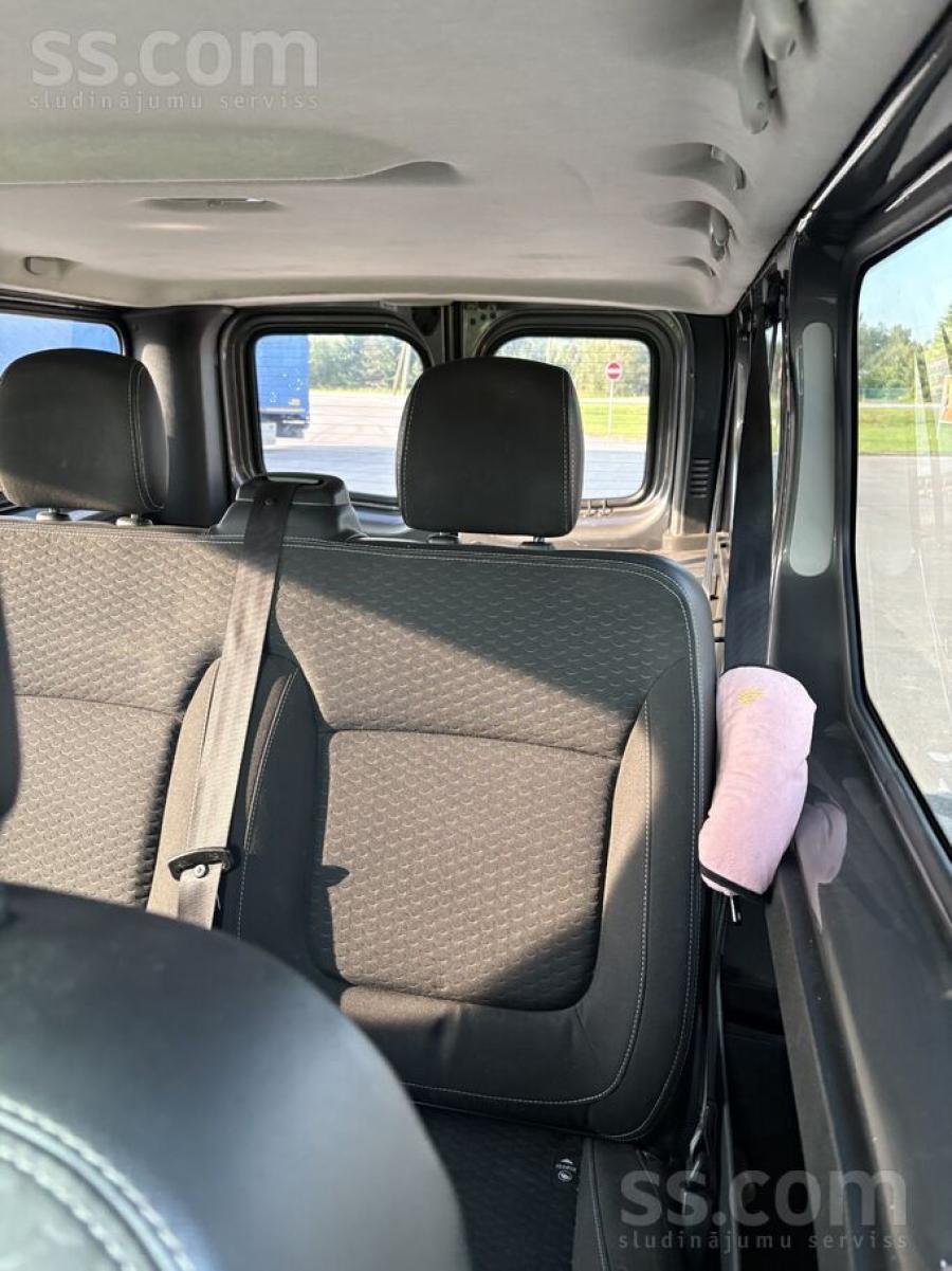 Pelēks Opel Vivaro 2017 Jelgava, ar dzinēja tilpumu 1.60 L un nobraukumu 409 tūkst. km par 10399 €, foto 8 vietnē AUTOMOTO.COM.LV