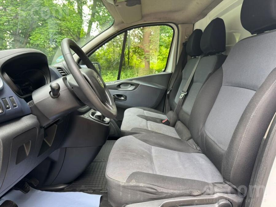 Pelēks Opel Vivaro 2017 Rīga, ar dzinēja tilpumu 1.60 L un nobraukumu 0 tūkst. km par 6799 €, foto 9 vietnē AUTOMOTO.COM.LV