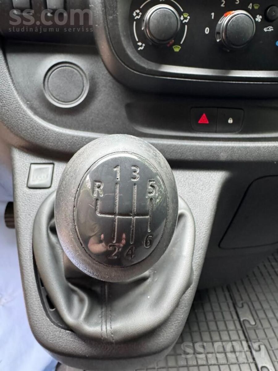 Pelēks Opel Vivaro 2017 Rīga, ar dzinēja tilpumu 1.60 L un nobraukumu 0 tūkst. km par 6799 €, foto 16 vietnē AUTOMOTO.COM.LV