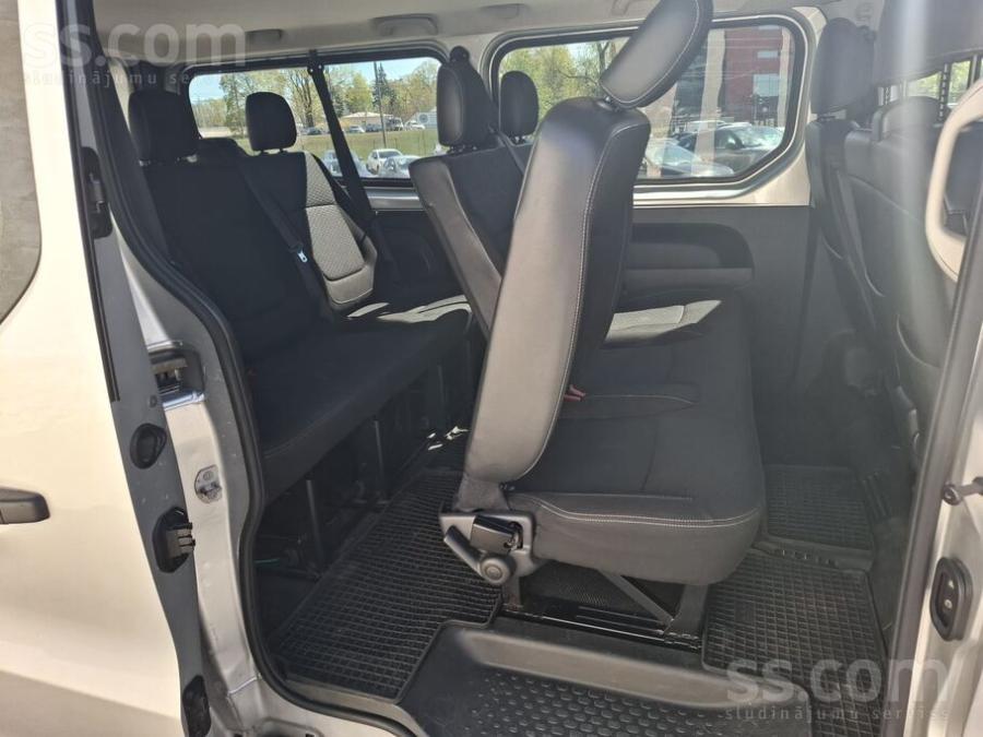 Grey Opel Vivaro 2017 in Ogre, with an engine capacity of 1.60 L and mileage of 280 thousand km for 12000 €, photo 6 on AUTOMOTO.COM.LV