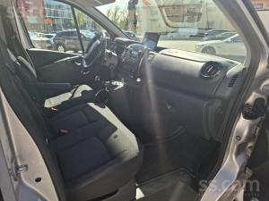Grey Opel Vivaro 2017 in Ogre, with an engine capacity of 1.60 L and mileage of 280 thousand km for 12000 €, photo 8 on AUTOMOTO.COM.LV